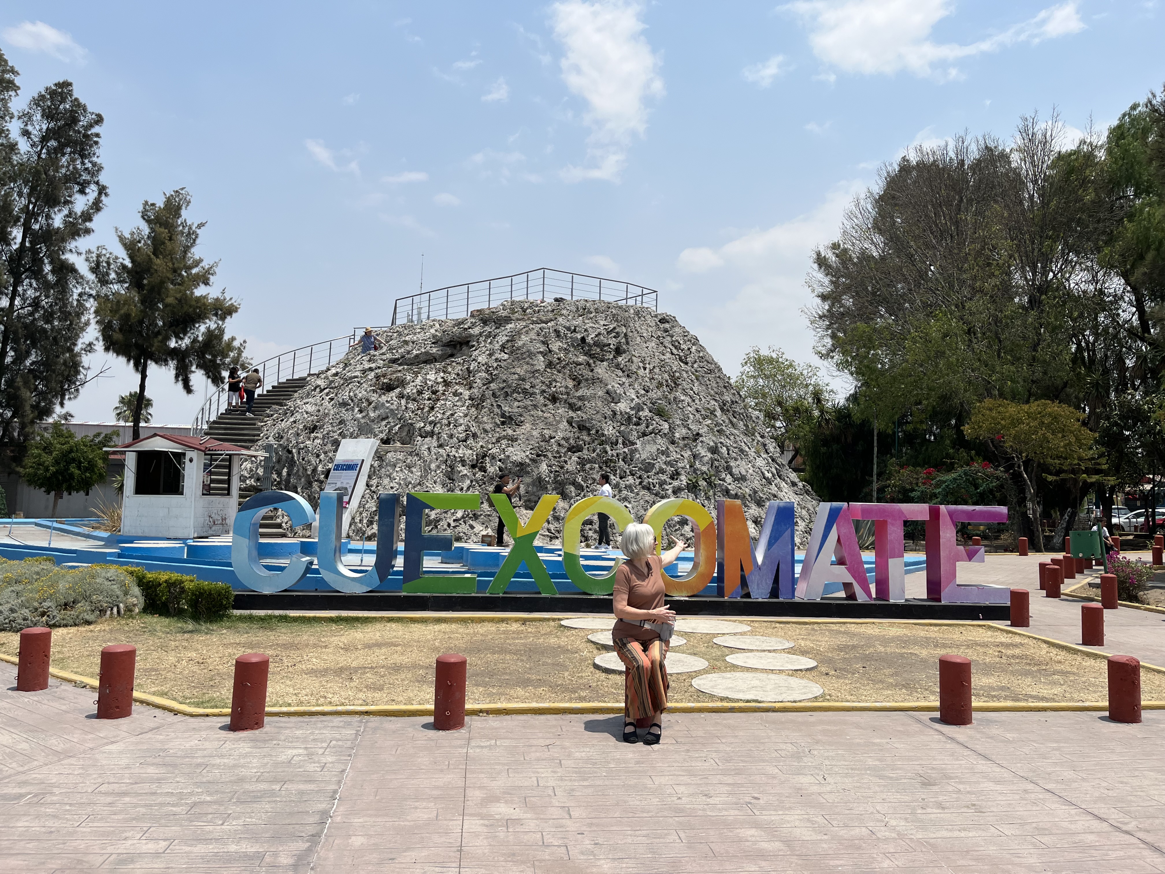 Cuexcomate – Descending into the the World’s Smallest Inactive Volcano ...